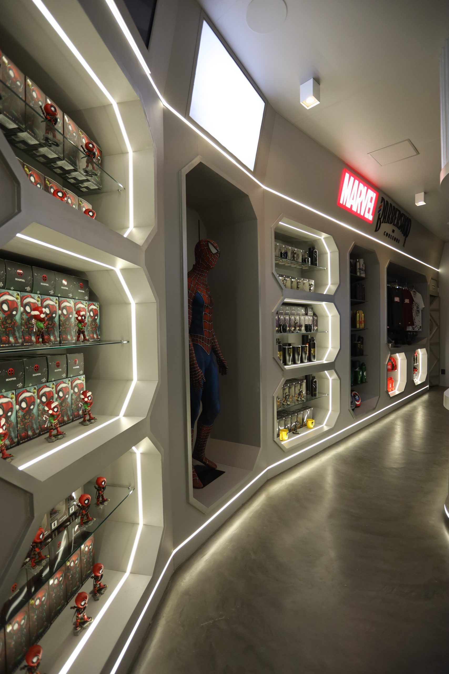 Disney e Barbearia Corleone abrem primeira Marvel Barbershop da América ...