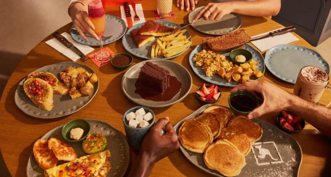 Outback estreia no café da manhã e amplia atuação da marca